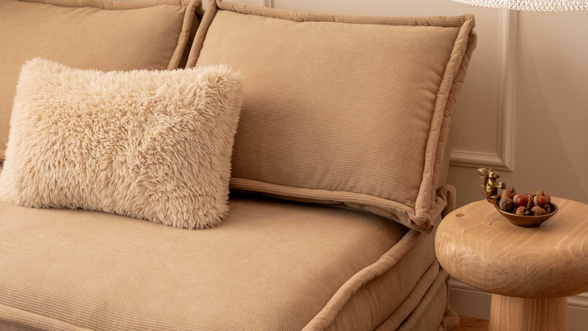 Cuidados básicos para prolongar la vida útil de tu sofá | Mantenimiento de sofás de tela – Calma ...